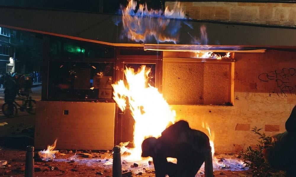 Fuertes disturbios en varias ciudades en protesta contra violencia ...