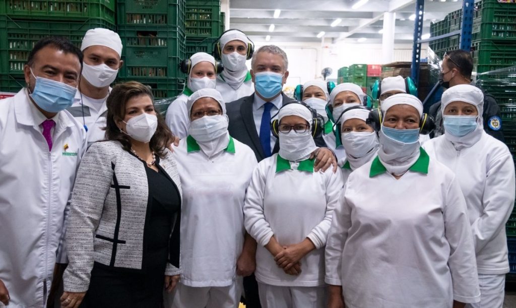 Duque premió a Súper Ricas por sus 60 años de trayectoria - Forbes Colombia