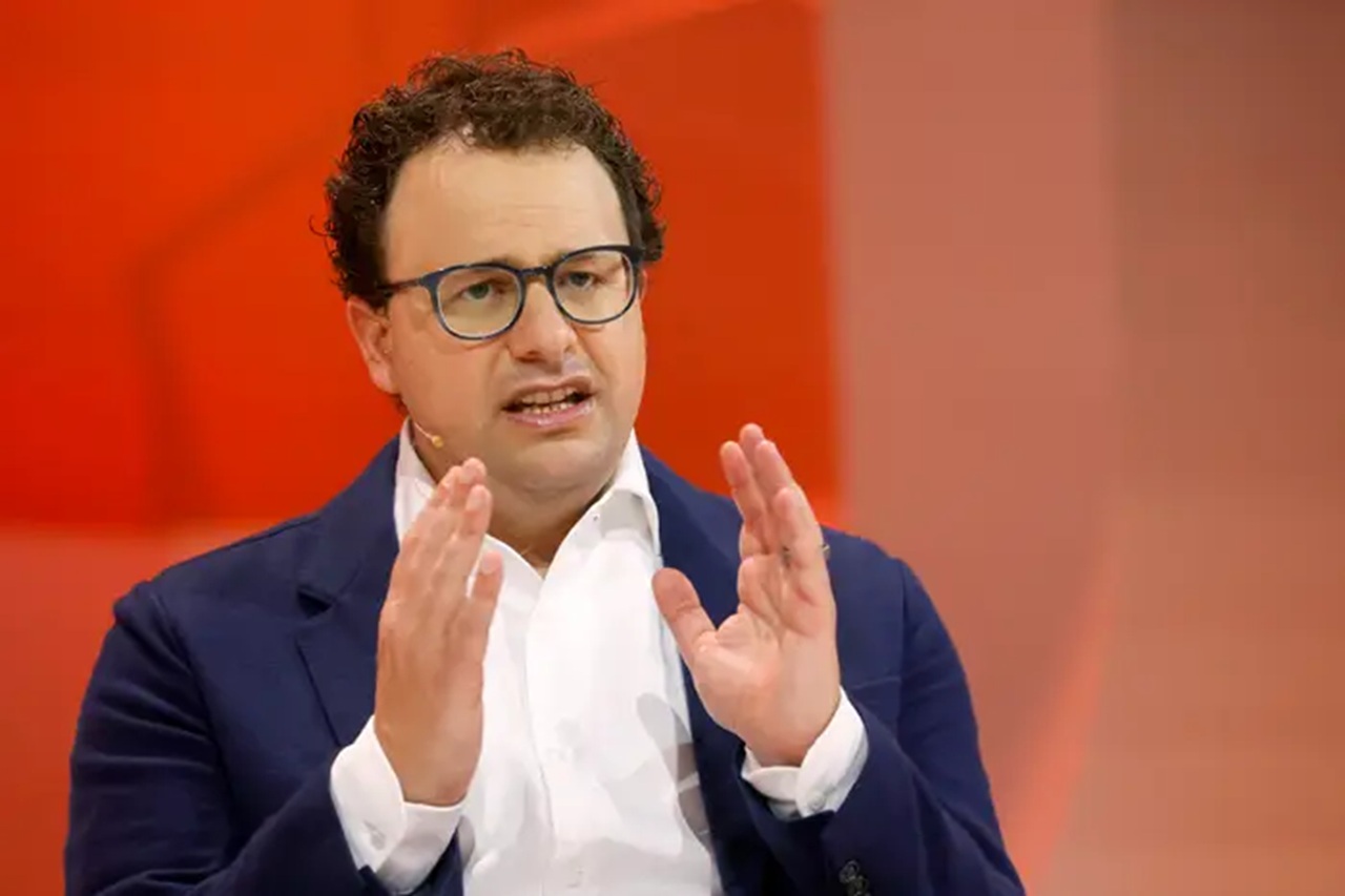 El CEO de Anthropic advierte que en Corea del Norte y China han ...