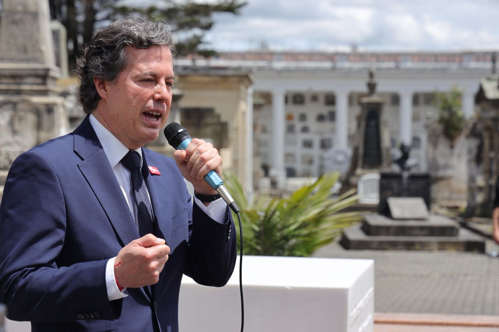 ‘Mi precandidatura no busca apelar a la nostalgia sino ofrecer soluciones a los problemas del ...